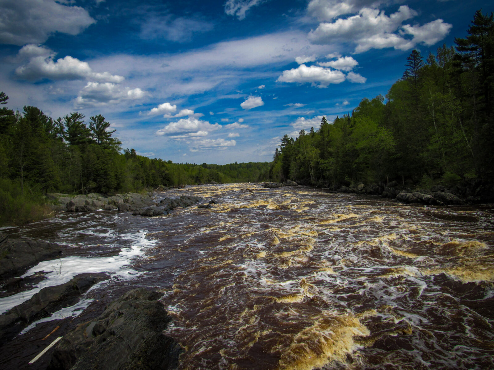 North Shore Road Trip to Grand Marais MN near Lake Superior